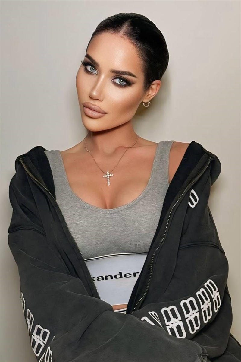 Charming Oryna (22 y.o.) from Odessa with Dark Brown hair - ID 810400 | LadaDate