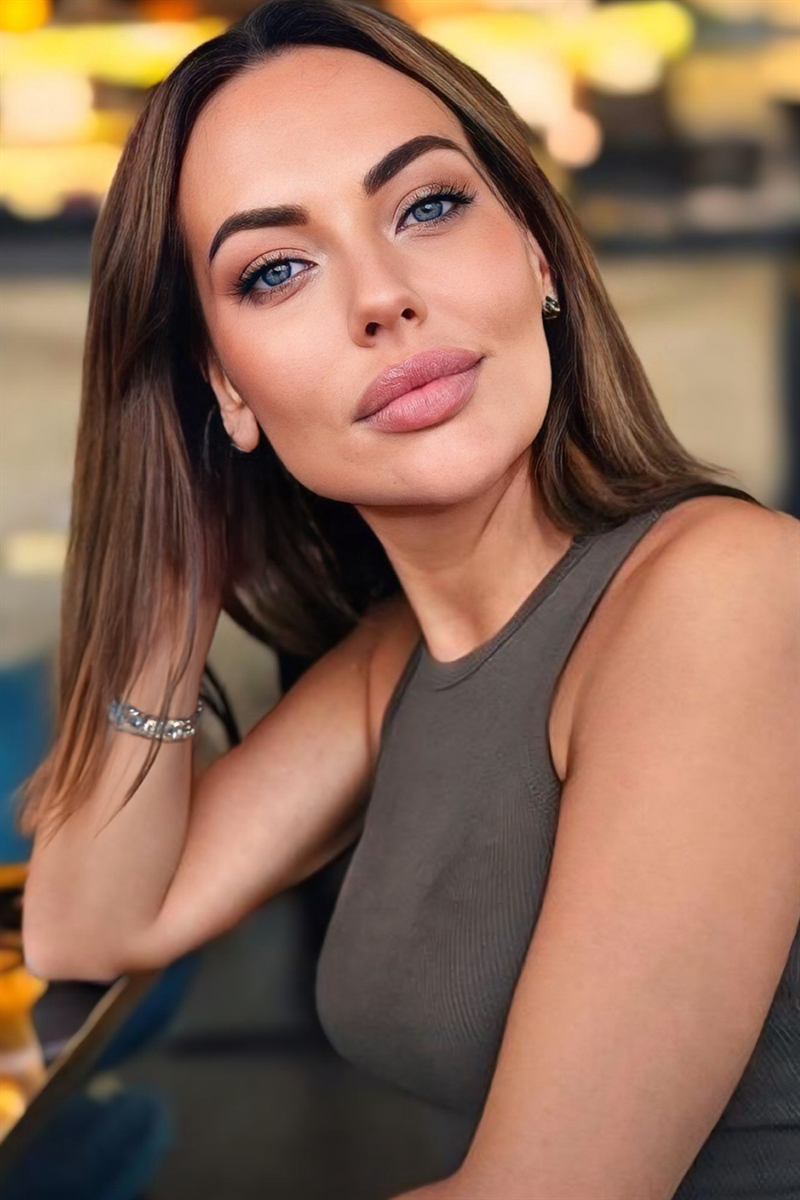 Wonderful Yulia (37 y.o.) from Marbella with Black hair - ID 694132 ...