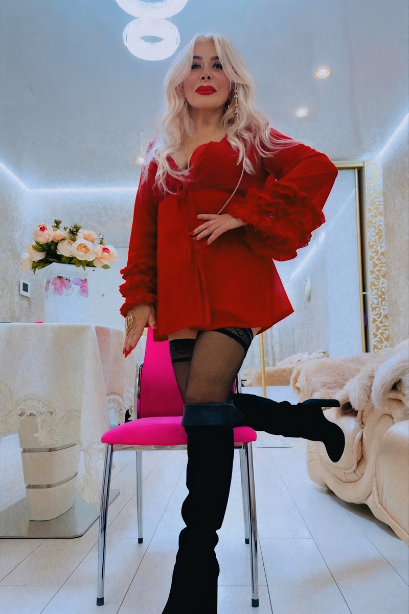 Gorgeous Valentina (67 y.o.) from Dnipro with Blonde hair - ID 882781 ...