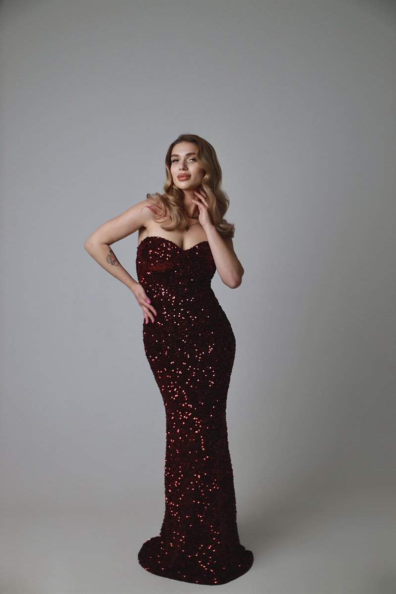 Charming Iryna (22 y.o.) from Irpen with Light Brown hair - ID 581922 ...