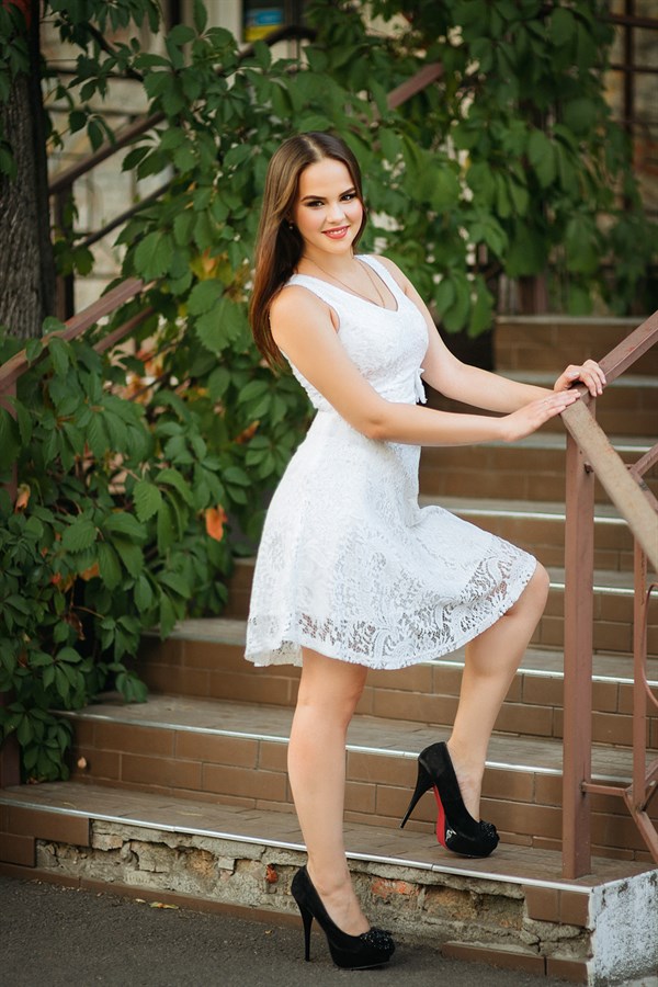 Beautiful Elizabet (28 y.o.) from Nikolaev with Dark Brown hair - ID ...