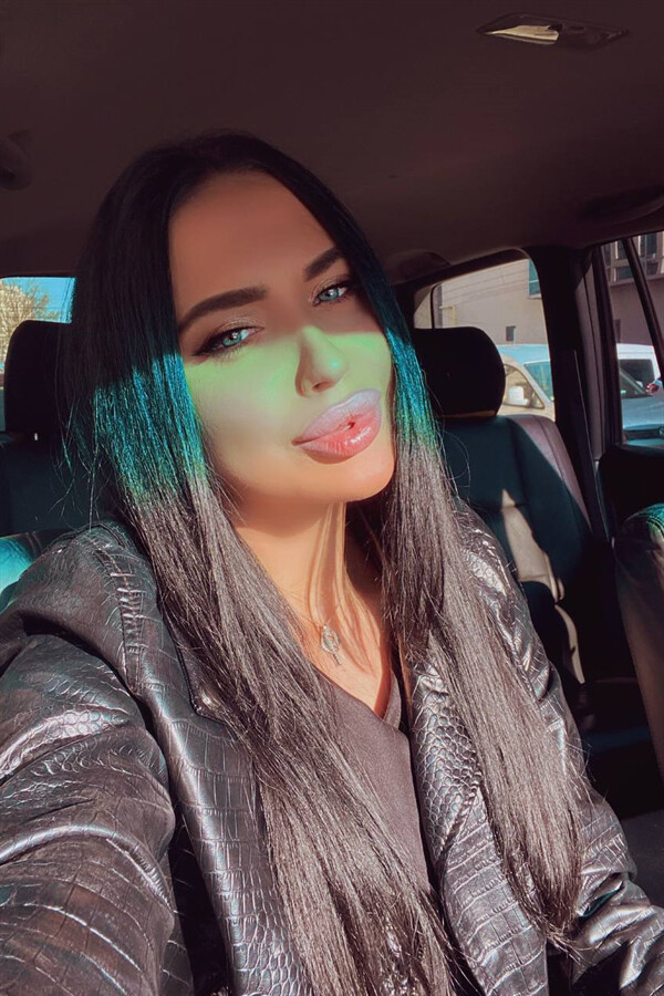 Wonderful Irina (28 y.o.) from Kiev with Black hair - ID 782463 | LadaDate