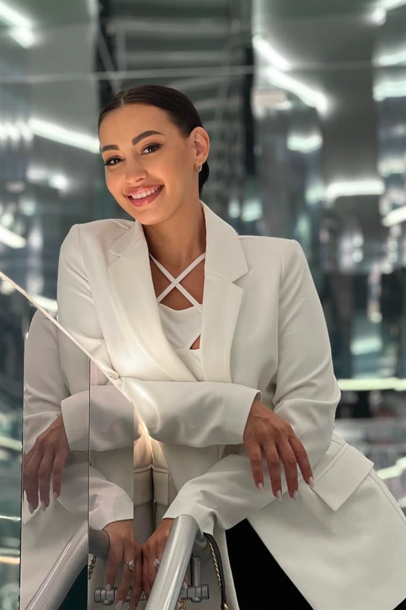 Beautiful Galina (37 y.o.) from Miami with Dark Brown hair - ID 955769 ...