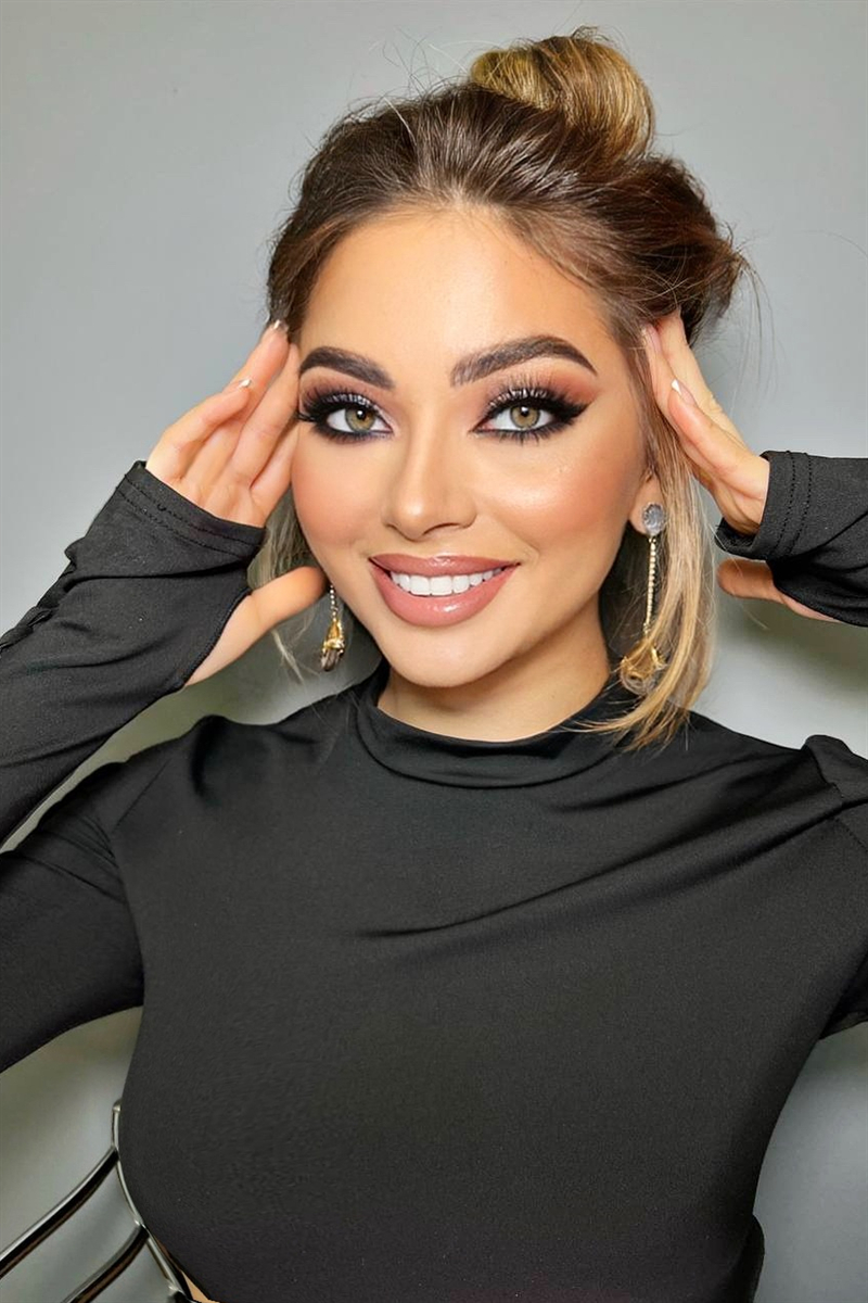 Charming Alina (24 y.o.) from Almaty with Blonde hair - ID 332825 ...