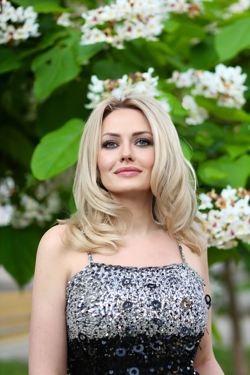 Beautiful Alena (37 y.o.) from Kiev with Blonde hair - ID 143574 | LadaDate