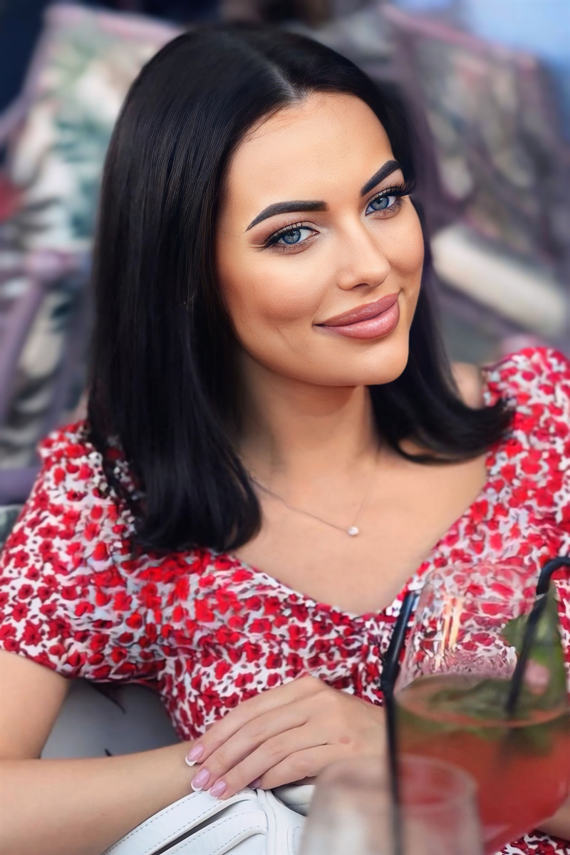 Wonderful Yulia (37 y.o.) from Marbella with Black hair - ID 694132 ...