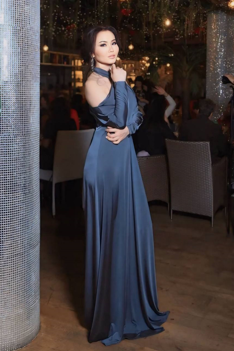 Beautiful Gulnar (41 y.o.) from Almaty with Black hair - ID 995825 ...