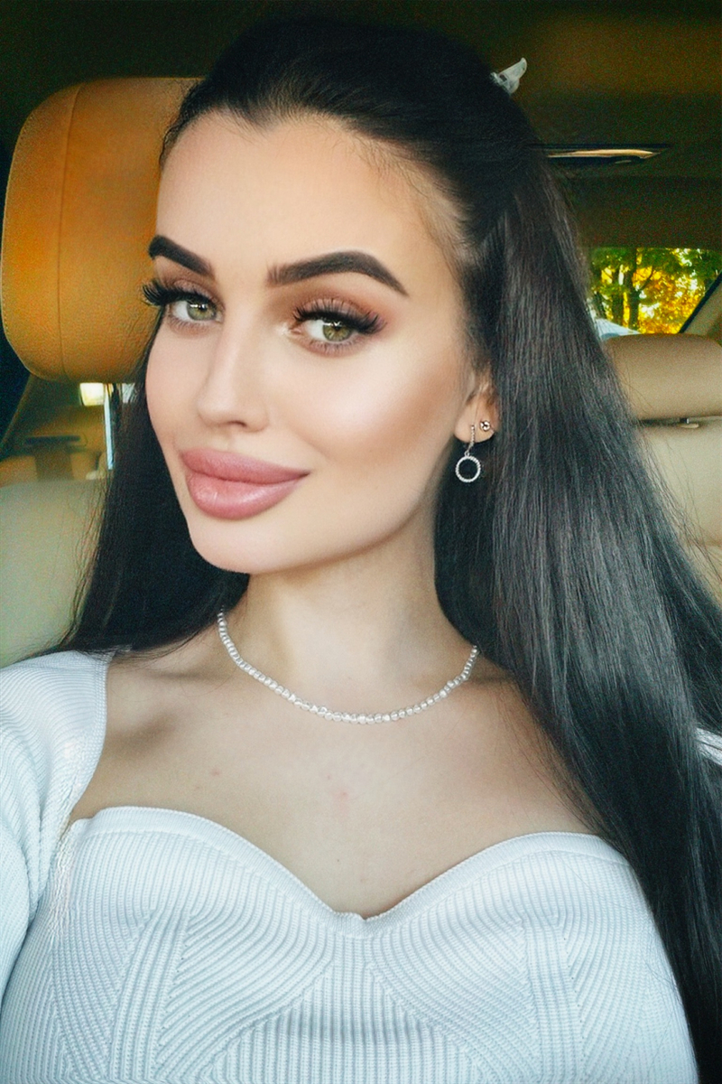 Gorgeous Anastasia (22 y.o.) from Kiev with Black hair - ID 329410 | LadaDate