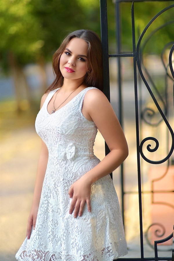 Beautiful Elizabet (28 y.o.) from Nikolaev with Dark Brown hair - ID ...