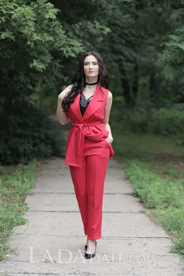 Gorgeous Darya (33 y.o.) from Konstantinovka with Dark Brown hair - ID ...