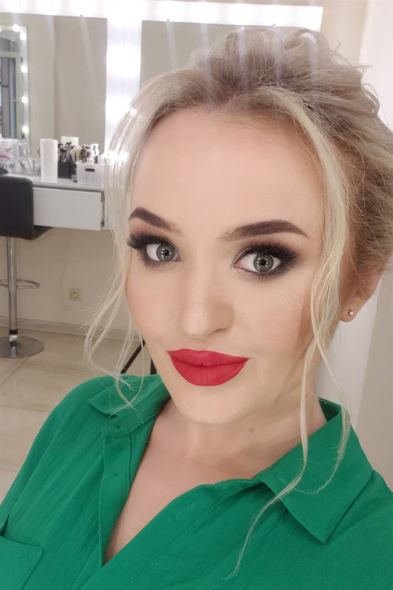 Beautiful Julia (33 y.o.) from Kiev with Blonde hair - ID 742269 | LadaDate