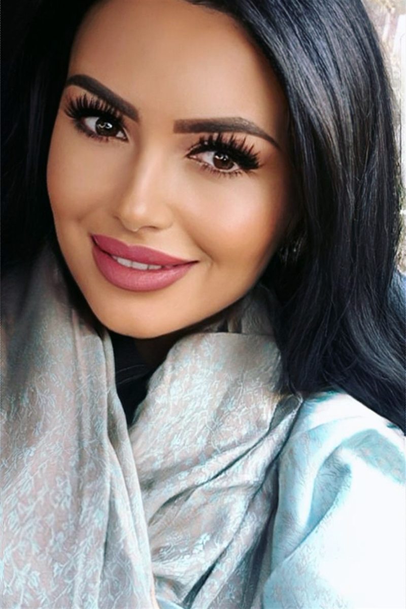 Gorgeous Viorica (43 y.o.) from Chisinau with Black hair - ID 937541 ...