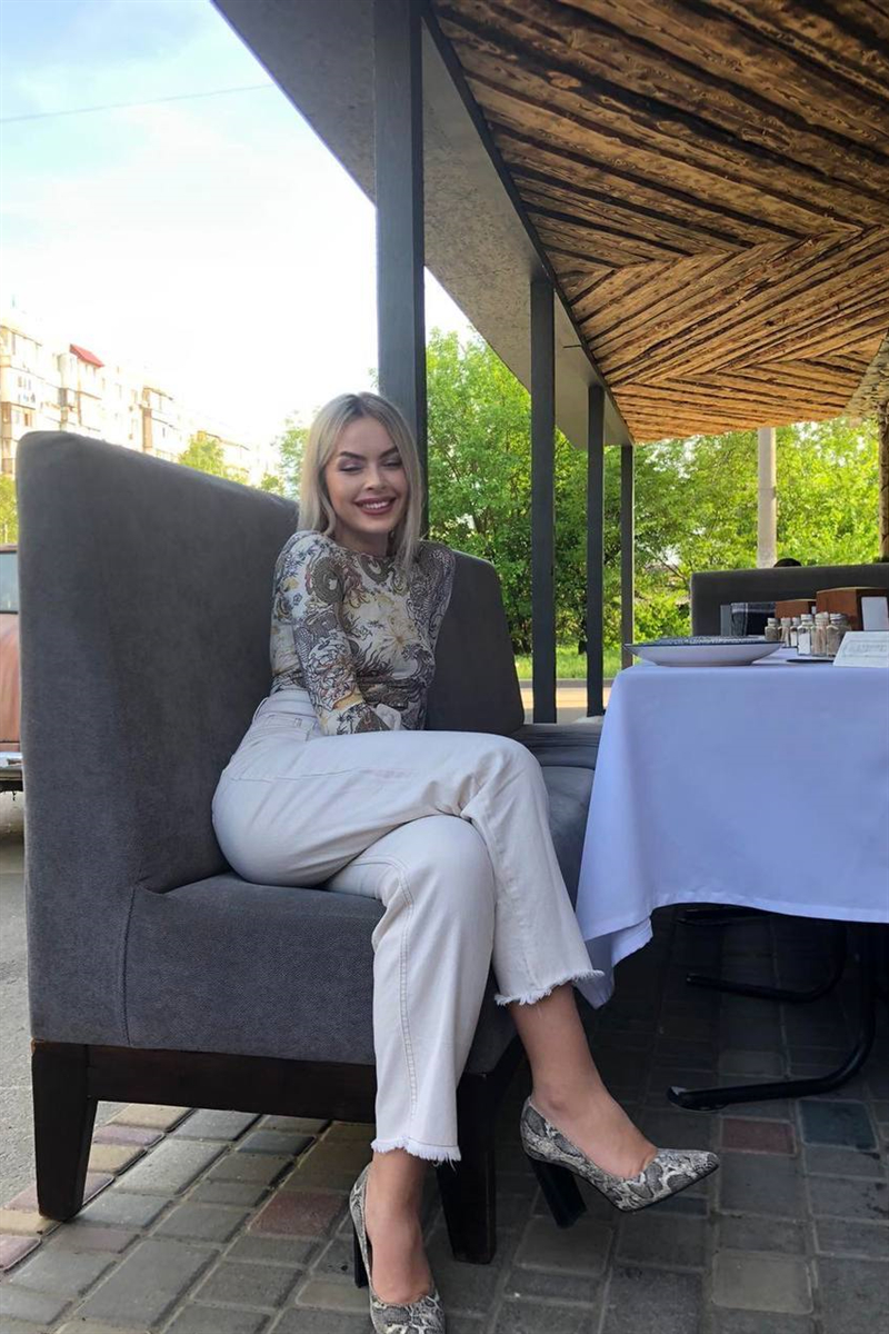 Beautiful Alina (33 y.o.) from Odessa with Light Brown hair - ID 584742 ...