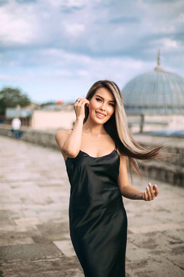 Wonderful Zarina (33 y.o.) from Istanbul with Blonde hair - ID 144149 ...