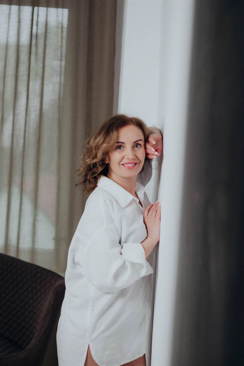 Gorgeous Oksana (50 y.o.) from Ternopol with Light Brown hair - ID 520381 | LadaDate