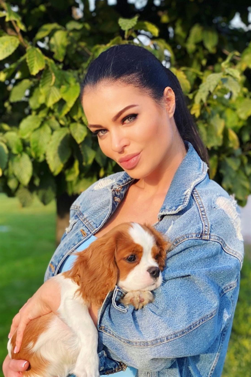 Wonderful Maria (37 y.o.) from Kiev with Dark Brown hair - ID 192578 ...