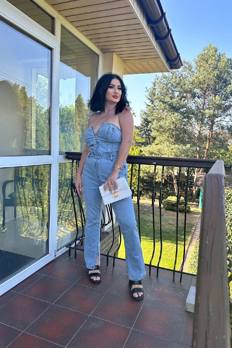 Beautiful Snizhana (35 y.o.) from Kiev with Black hair - ID 349750 ...