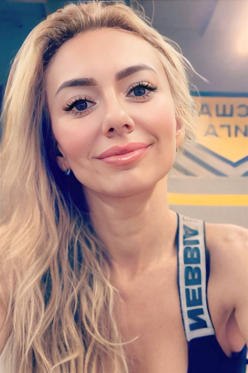 Beautiful Czech Girl Irina From Praha With Blonde Hair 45yo Id 211352
