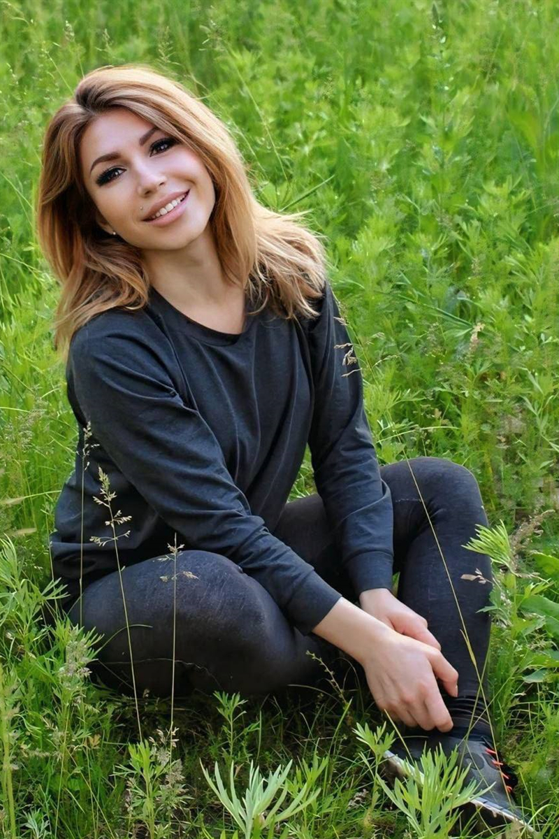 Gorgeous Oksana (47 y.o.) from Cherkassy with Light Brown hair - ID 758315 | LadaDate