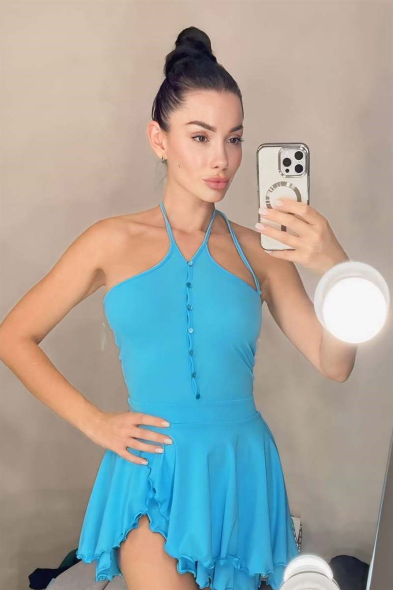 Gorgeous Elena (31 y.o.) from Odesa with Black hair - ID 901673 | LadaDate