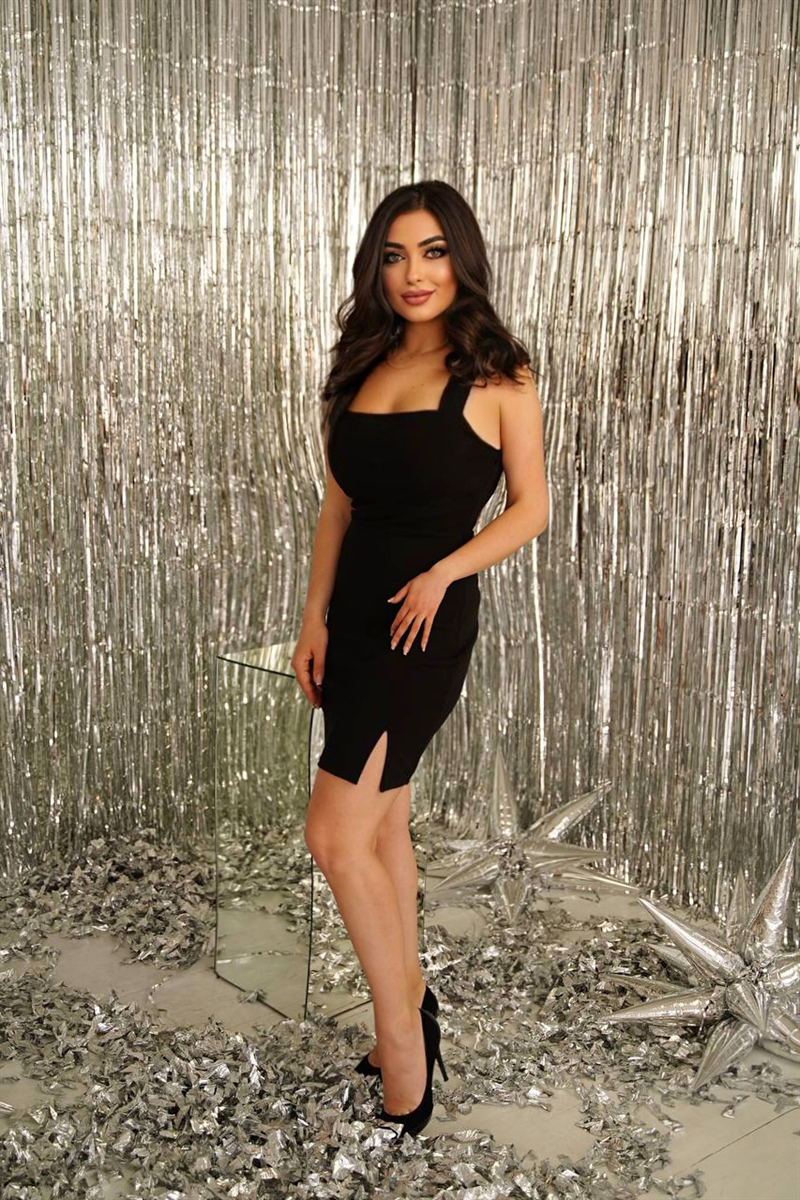 Beautiful Alena (29 y.o.) from Kyiv with Dark Brown hair - ID 679988 ...