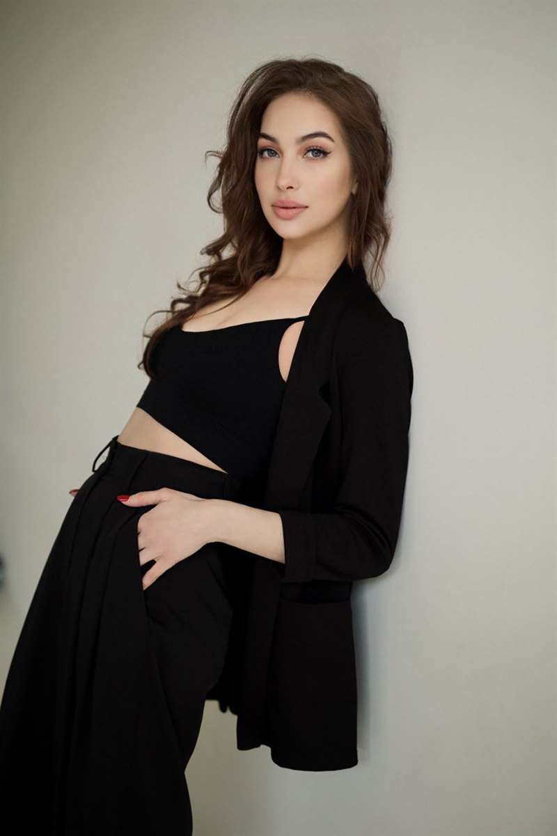 Charming Elena (33 y.o.) from Kharkov with Light Brown hair - ID 301332 ...