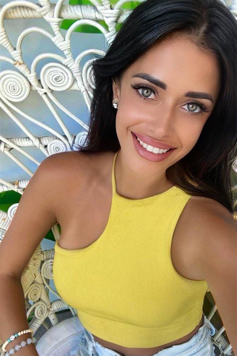 Beautiful Daria (32 y.o.) from Kiev with Black hair - ID 531872 | LadaDate