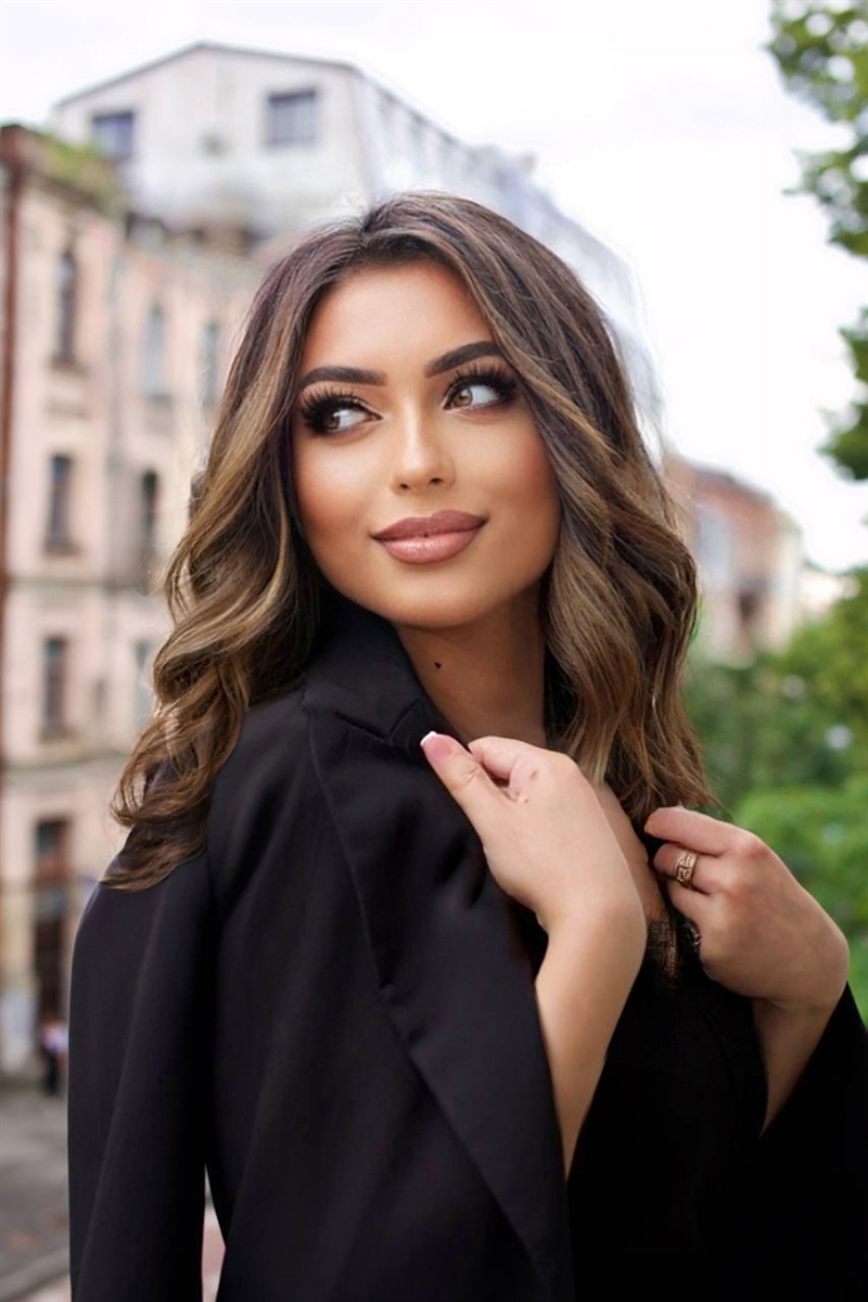 Beautiful Alena (28 y.o.) from Kiev with Dark Brown hair - ID 679988 ...