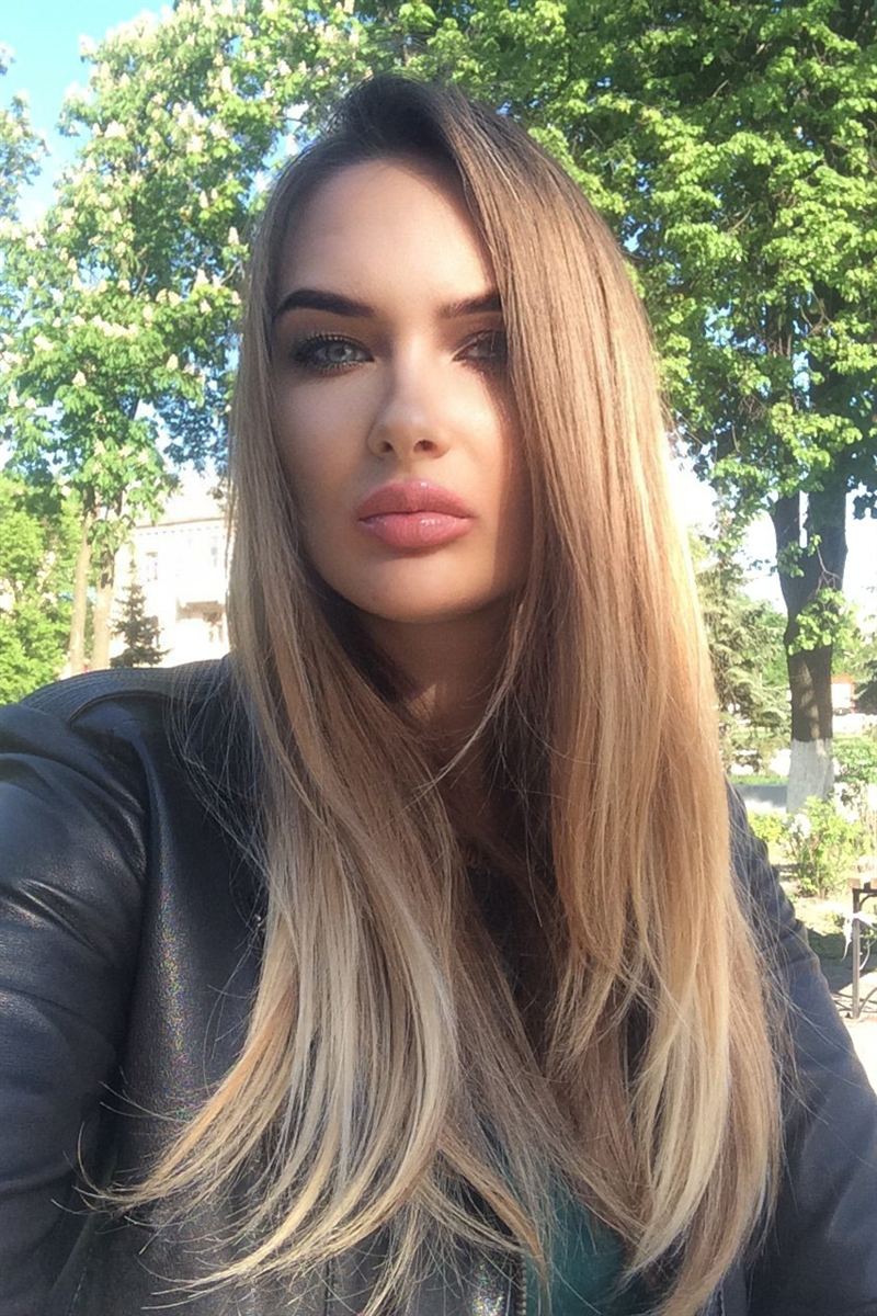 Beautiful Yuliia (37 y.o.) from Kharkov with Light Brown hair - ID ...