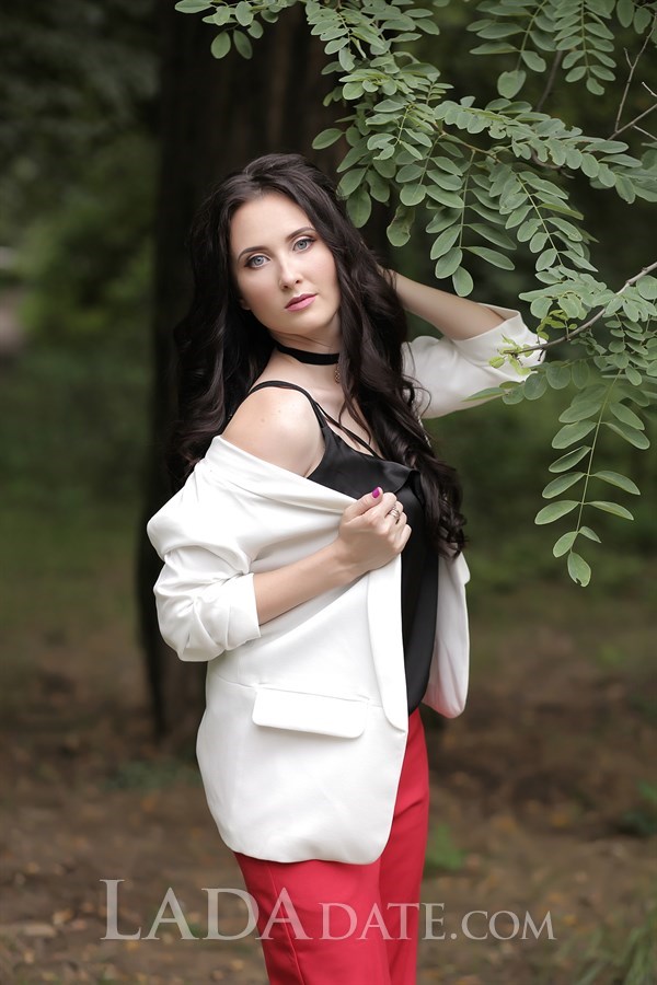 Gorgeous Darya (33 y.o.) from Konstantinovka with Dark Brown hair - ID ...