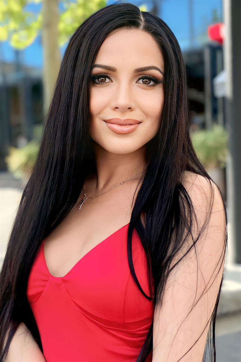 Beautiful Olga (39 y.o.) from Dnepr with Black hair - ID 147869 | LadaDate