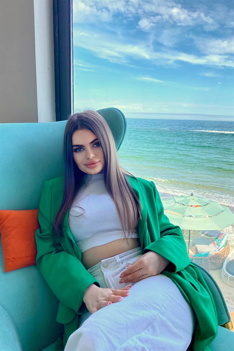 Dating a romanian woman Maria from Constanta with Light Brown hair 20yo ...