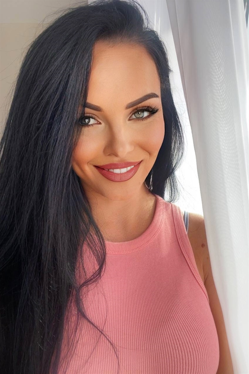 Wonderful Inna (35 y.o.) from Odessa with Black hair - ID 912601 | LadaDate