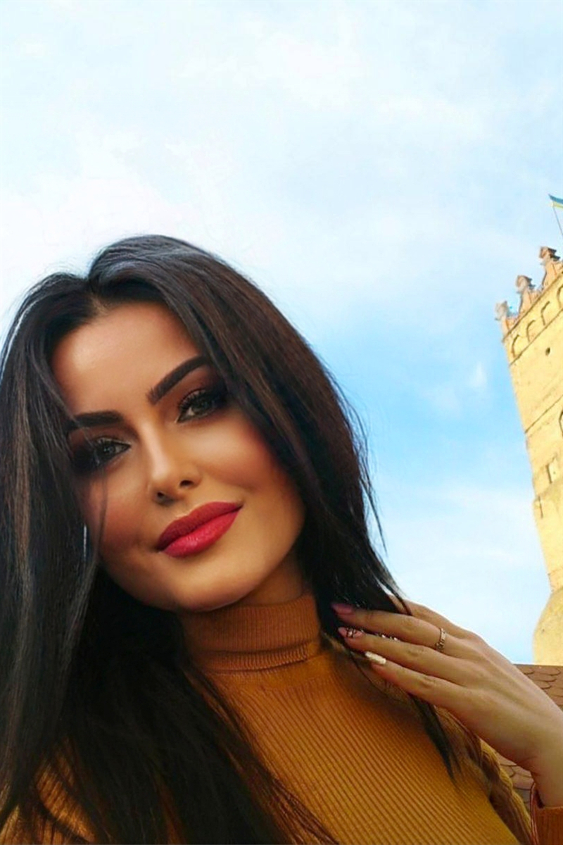 Dating a german girl Inna from Affalterbach with Dark Brown hair 42yo ...