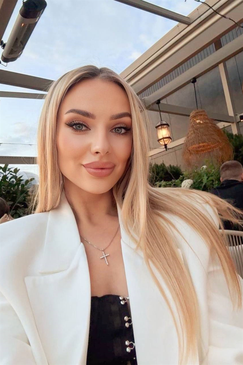 Gorgeous Inna (35 y.o.) from Pokrov with Blonde hair - ID 785398 | LadaDate