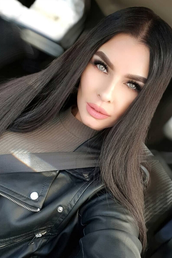 Beautiful Vera (43 y.o.) from Kiev with Black hair - ID 504205 | LadaDate