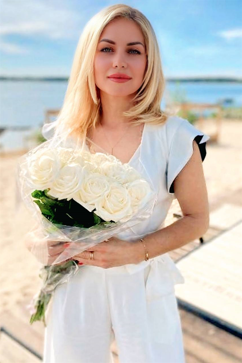 Gorgeous Inna (46 y.o.) from Kamenskoe with Blonde hair - ID 863163 ...