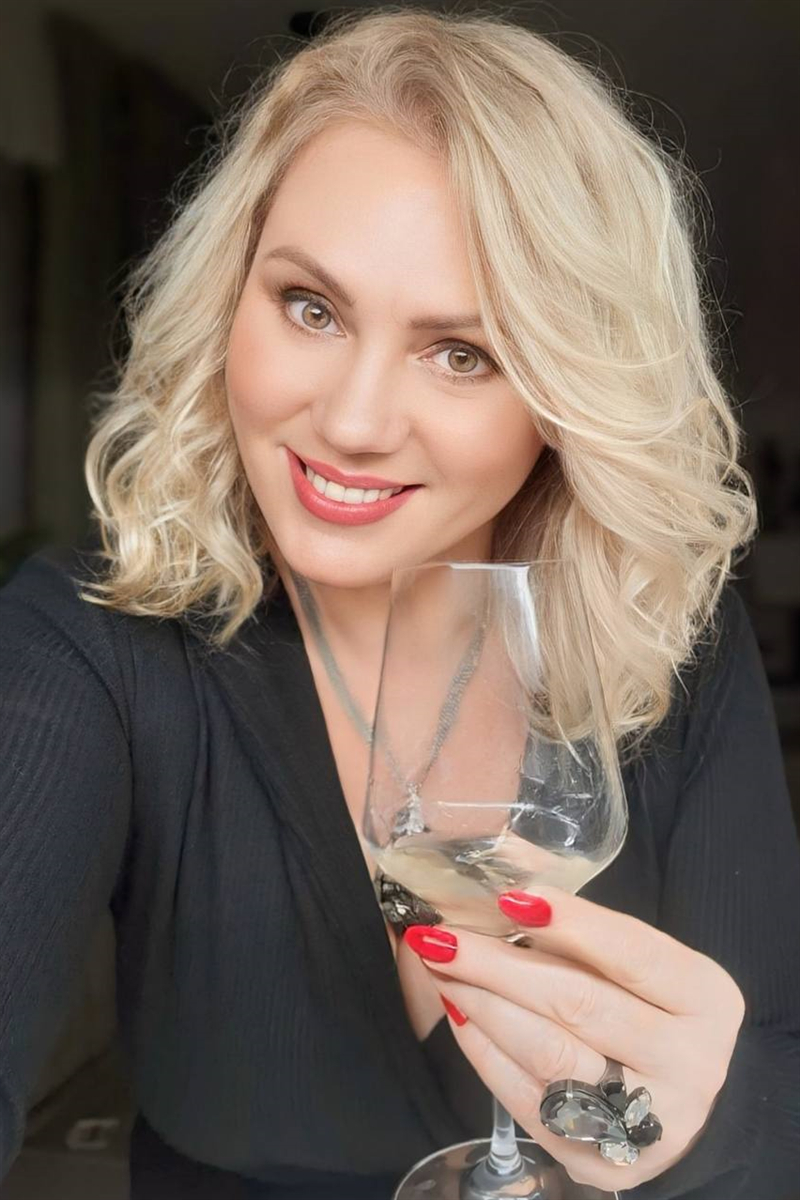 Beautiful Tamara (62 y.o.) from Kyiv with Blonde hair - ID 639409 ...