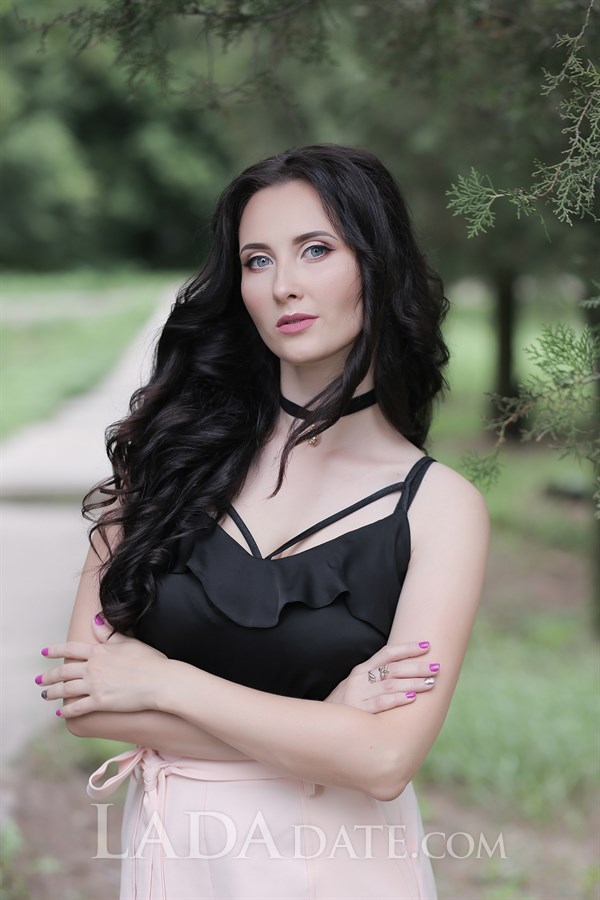 Gorgeous Darya (33 y.o.) from Konstantinovka with Dark Brown hair - ID ...