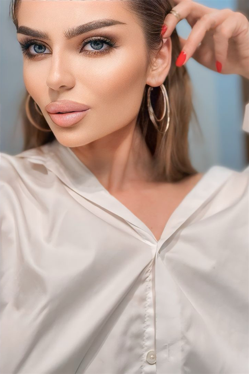 Wonderful Tatiana (40 y.o.) from Paris with Light Brown hair - ID ...