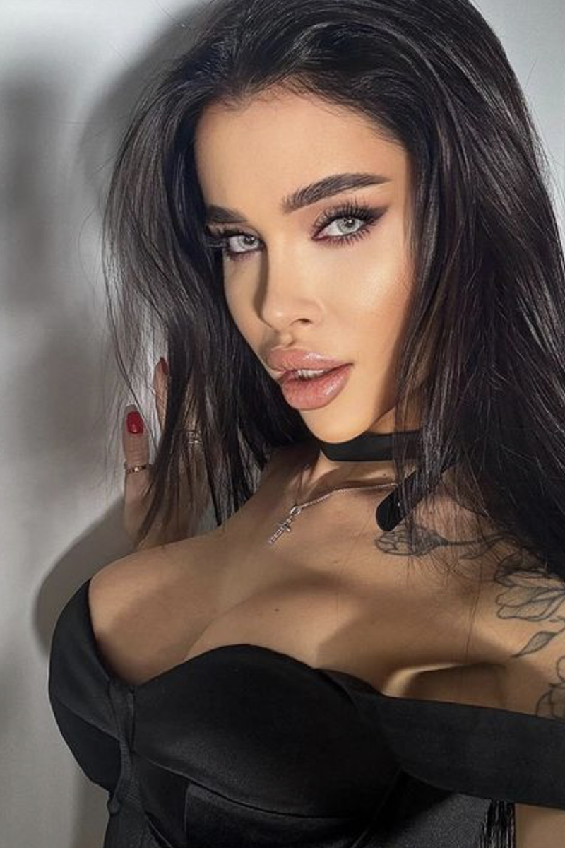 Cute Daria (24 y.o.) from Kiev with Black hair - ID 299706 | LadaDate