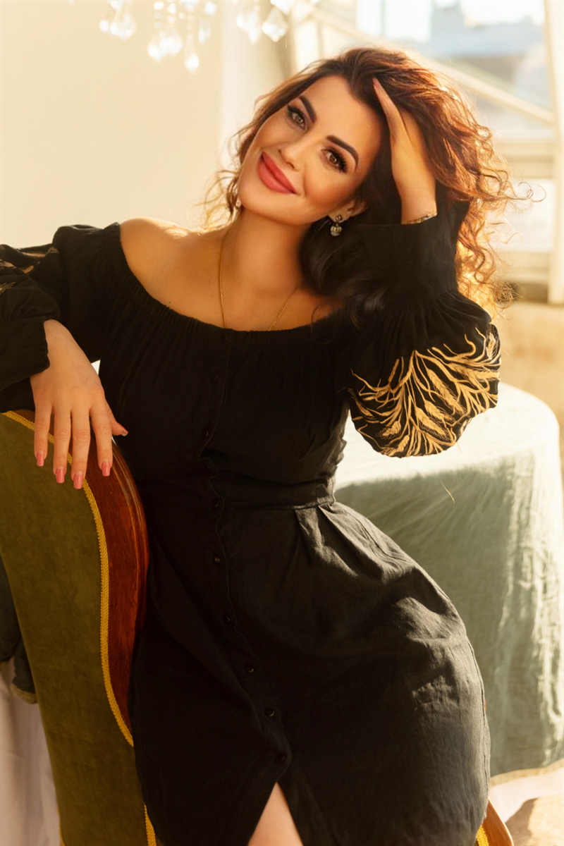 Beautiful Yulia (35 y.o.) from Odessa with Dark Brown hair - ID 767373 ...