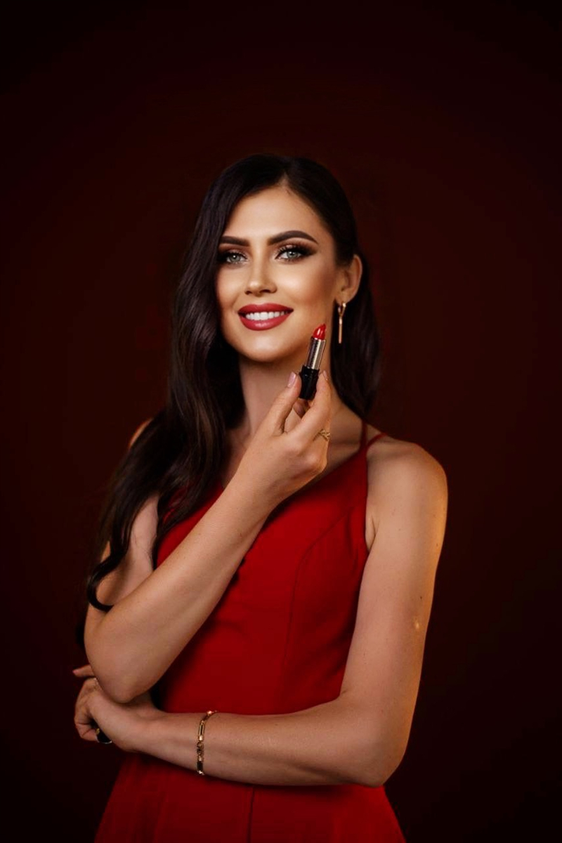 Wonderful Neonila (42 y.o.) from Poltava with Dark Brown hair - ID 356757 | LadaDate