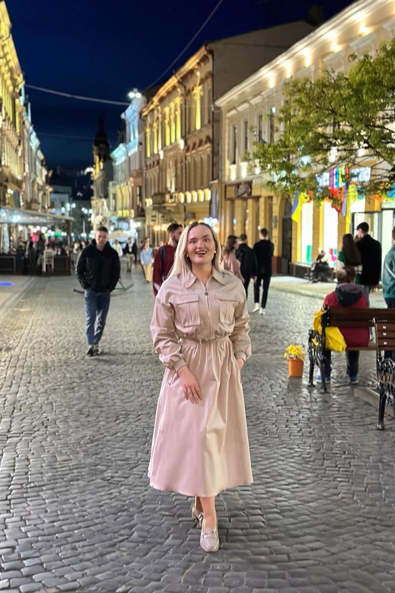 Beautiful Julia (34 y.o.) from Kyiv with Blonde hair - ID 742269 | LadaDate