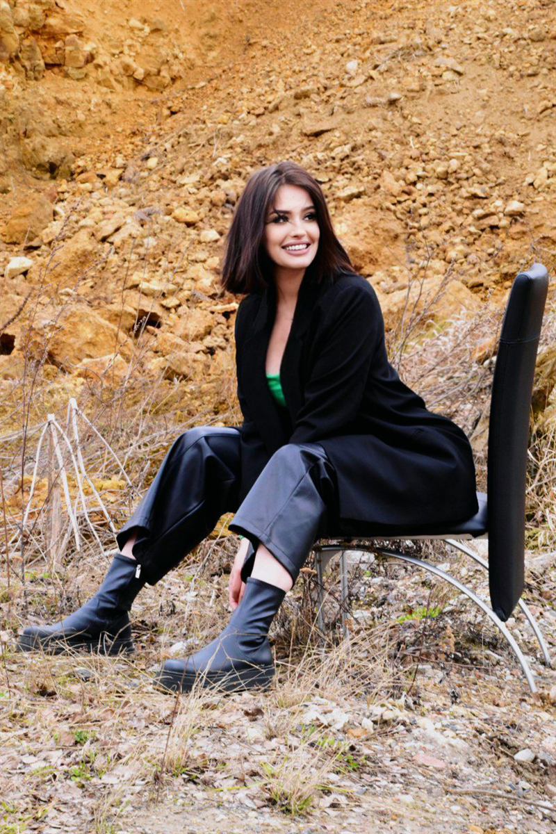 Beautiful Daria (22 y.o.) from Warsaw with Dark Brown hair - ID 226209 ...