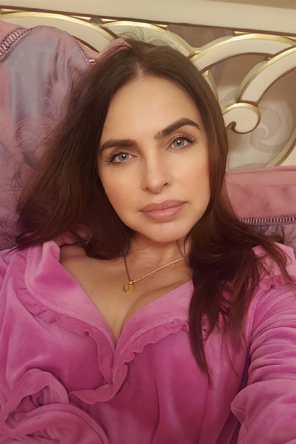 Magnifique Irina (55 ans) de Kiev avec aux cheveux Brunette - ID 435641 | LadaDate