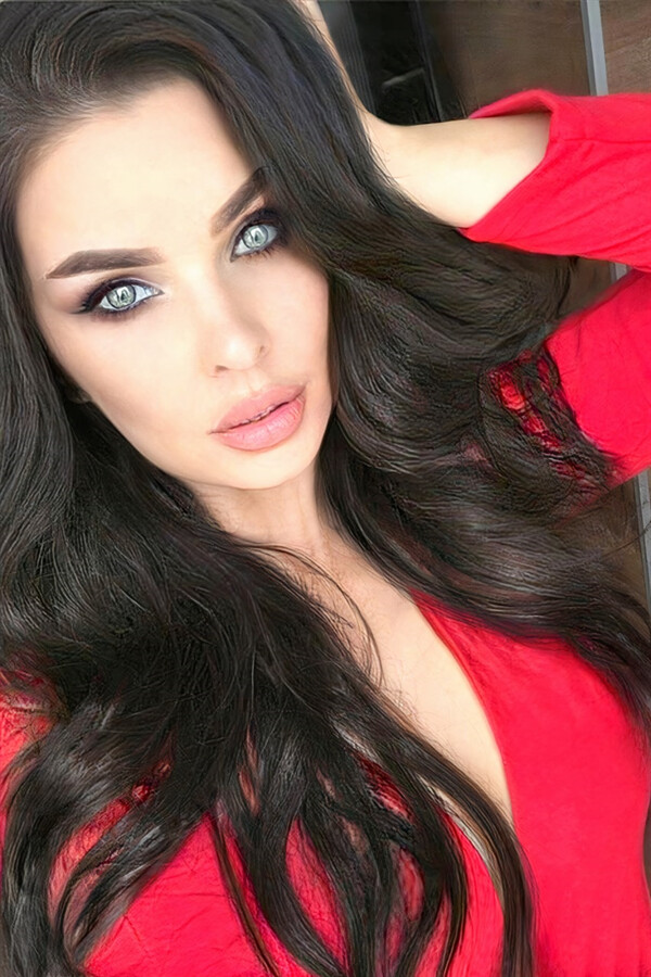 Beautiful Vera (43 y.o.) from Kiev with Black hair - ID 504205 | LadaDate