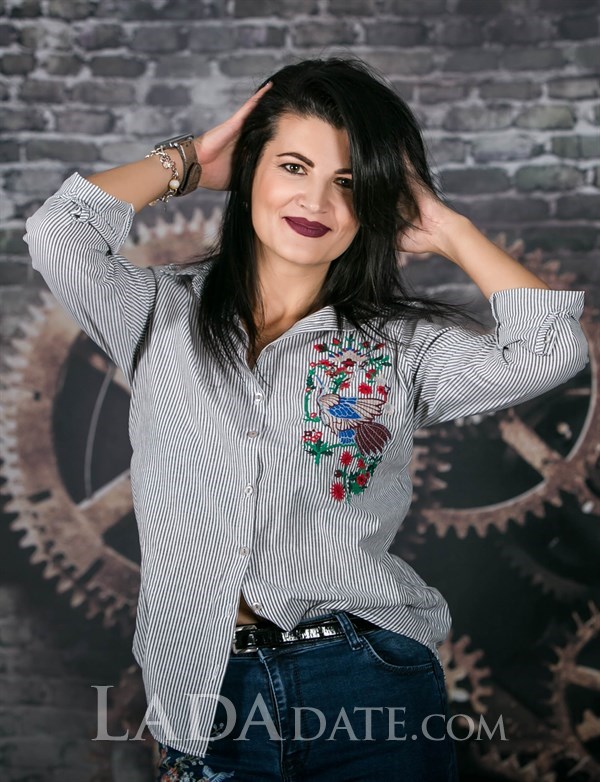 Beautiful Irina (32 y.o.) from Ceadir-Lunga with Black hair - ID 385687 | LadaDate