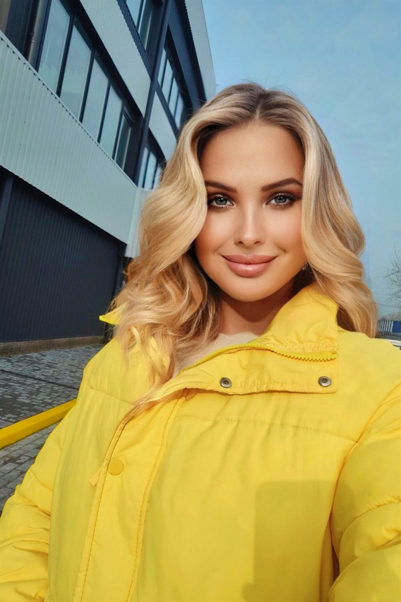 Gorgeous Vera (34 y.o.) from Dnepr with Dark Brown hair - ID 254213 ...