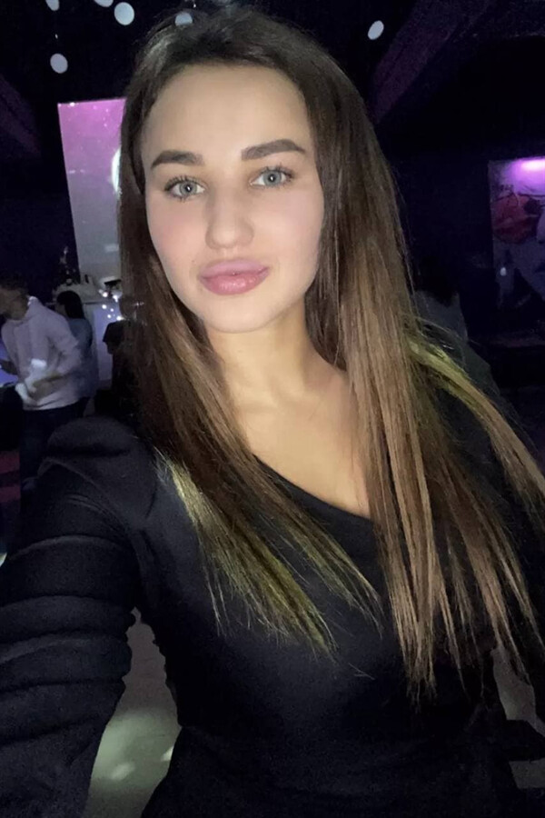 Beautiful Nikoletta (27 y.o.) from Ottawa with Light Brown hair - ID ...